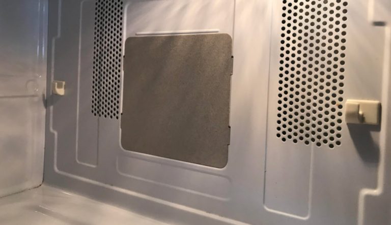 5 Reasons Why Microwave Sparking Inside- how to fix it - How To Fix It