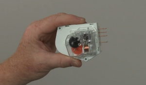 What Is An Auto Defrost Refrigerator? - How To Fix It