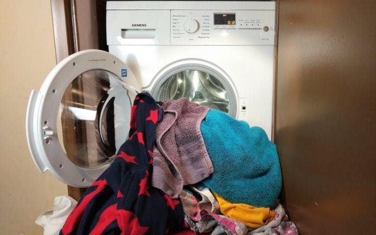 Why Washing Machine Leaves Lint On Clothes? - How To Fix It