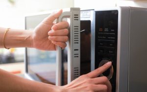 How To Stop Condensation In The Microwave? Troubleshoot and 4 tips ...