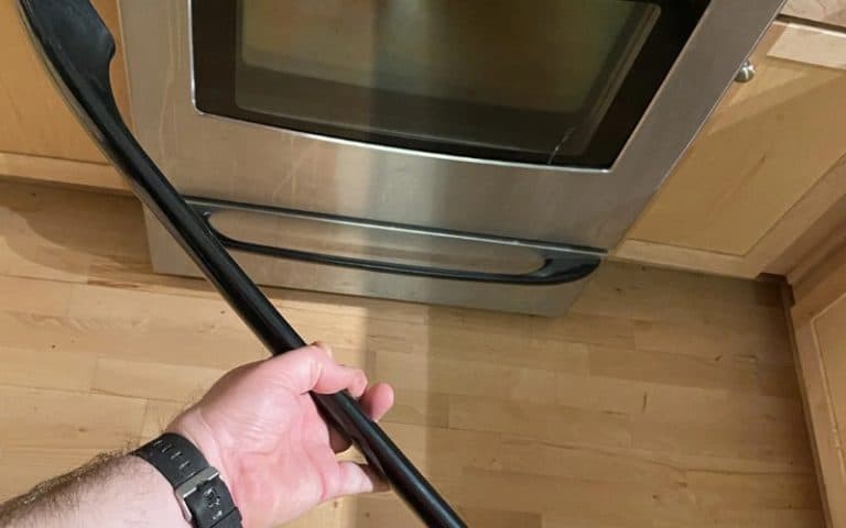 Oven Door Handle Fell Off? 4 Reasons And How To Easily Fix It